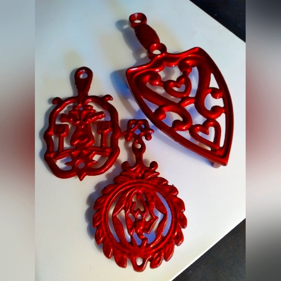 Wilton | Accents | Trivets | Poshmark